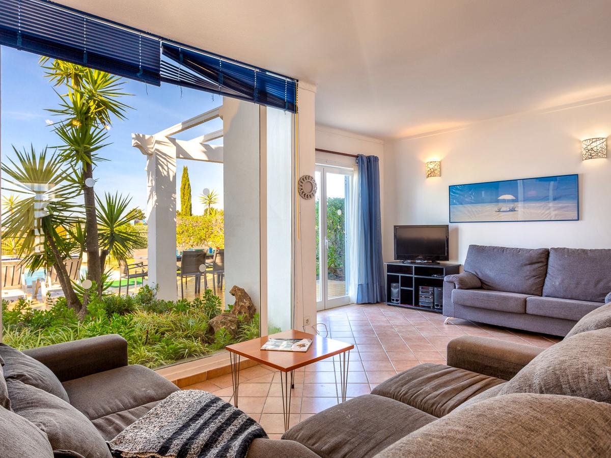 Villa do Gale from Oliver's Travels. Villa do Gale is in Carvoeiro ...